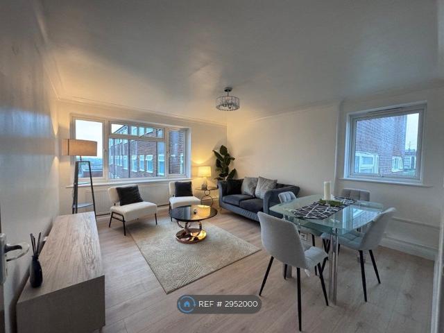 London Road, Leigh On Sea SS9, 2 bed flat to rent, £1,000 pcm | PrimeLocation