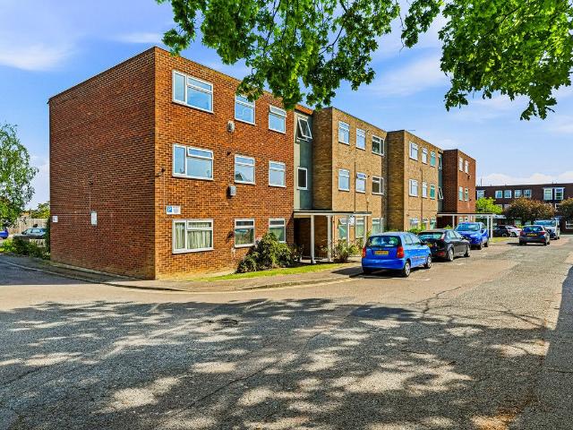 London Road, Leigh On Sea SS9, 2 bed flat to rent, £1,195 pcm | PrimeLocation
