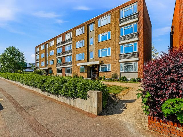 London Road, Leigh On Sea SS9, 2 bed flat to rent, £1,195 pcm | PrimeLocation