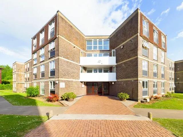 London Road, London, HA7 4PQ, United Kingdom | 4 bed duplex for rent #165993583 | Rentberry