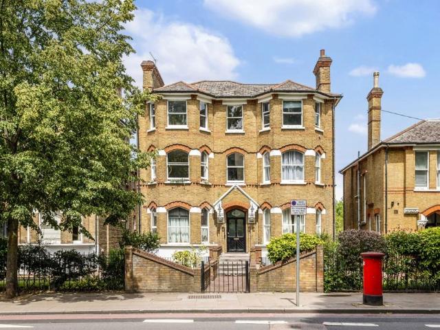 London Road London SE23 1 bed flat to rent £1,850 pcm £427 pw