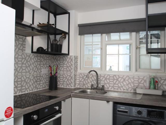 London Road, London SW16, 1 bed flat to rent, £1,450 pcm | PrimeLocation