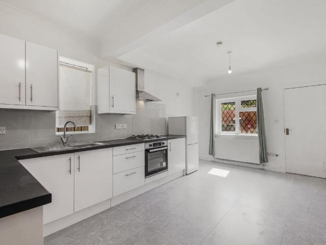 London Road, London SW16, 1 bed flat to rent, £1,400 pcm | PrimeLocation