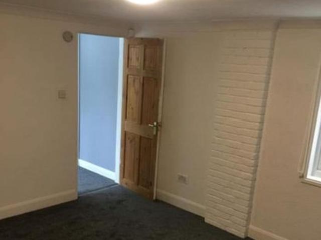 London Road, London SW16, 1 bed flat to rent, £1,500 pcm | PrimeLocation