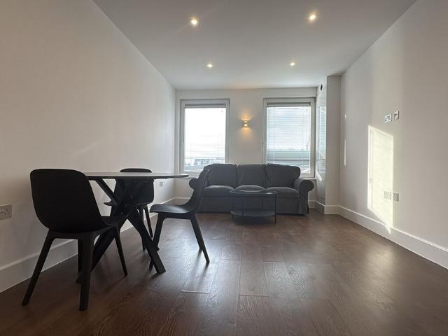 London Road, London SW16, 1 bed flat to rent, £1,525 pcm | PrimeLocation