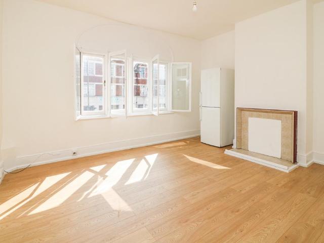 London Road, London SW16 2 bed maisonette to rent £1,925 pcm £444 pw