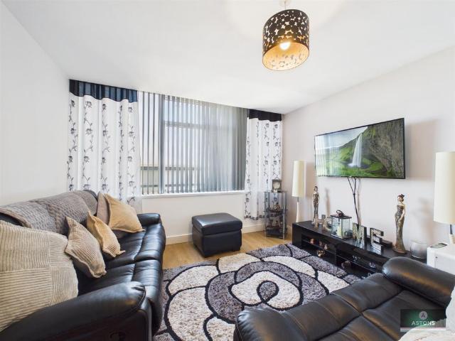 London Road, Lowfield Heath