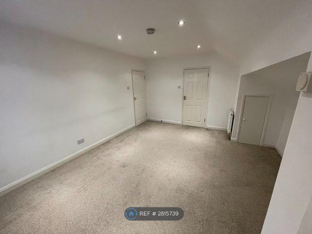London Road, Luton LU1, 1 bed flat to rent, £900 pcm | PrimeLocation