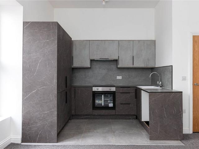 London Road, Macclesfield, Cheshire SK11, 2 bed flat to rent, £1,100 pcm | PrimeLocation