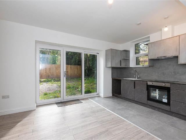 London Road, Macclesfield, Cheshire SK11, 2 bed flat to rent, £1,100 pcm | PrimeLocation