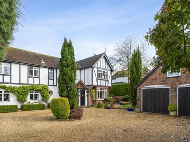 London Road, Marlborough, 4 Bedroom Detached