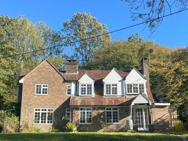 London Road, Mountfield, 3 Bedroom Detached