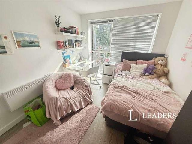 London Road, Newcastle, Staffordshire, ST5