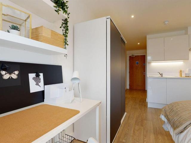 London Road, Newcastle Under Lyme ST5, Studio to rent, £689 pcm | PrimeLocation