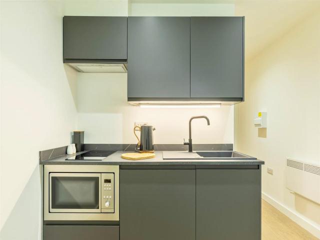 London Road, Newcastle Under Lyme ST5, Studio to rent, £758 pcm | PrimeLocation