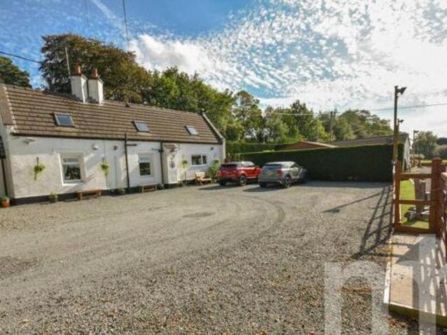 London Road North, Poynton, 3 Bedroom Detached