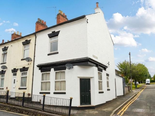 London Road, Oadby, Leicester LE2, 1 bed flat to rent, £800 pcm | PrimeLocation