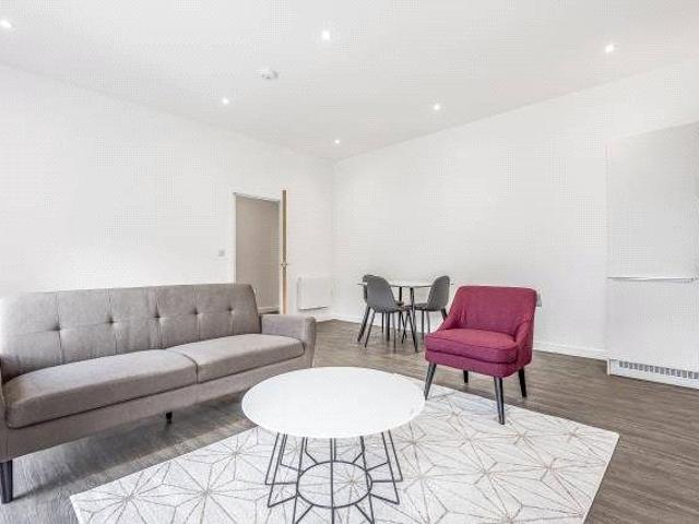 London Road, Oxford OX3, 1 bed flat to rent, £1,400 pcm | PrimeLocation