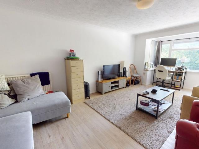 London Road, Patcham, Brighton BN1, 2 bed flat to rent, £1,625 pcm | PrimeLocation