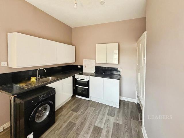 London Road, Portsmouth, Hampshire, PO2 3 bed flat to rent £1,175 pcm £271 pw