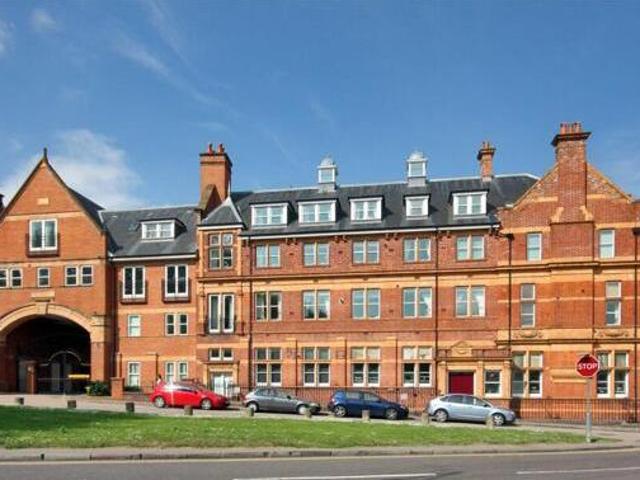 London Road, Post Office Square, Tunbridge Wells, 2 Bedroom Apartment