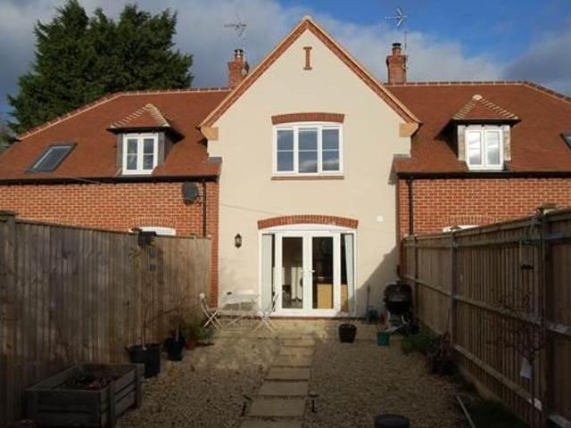London Road, Postcombe OX9, 2 bed terraced house to rent, £1,600 pcm | PrimeLocation