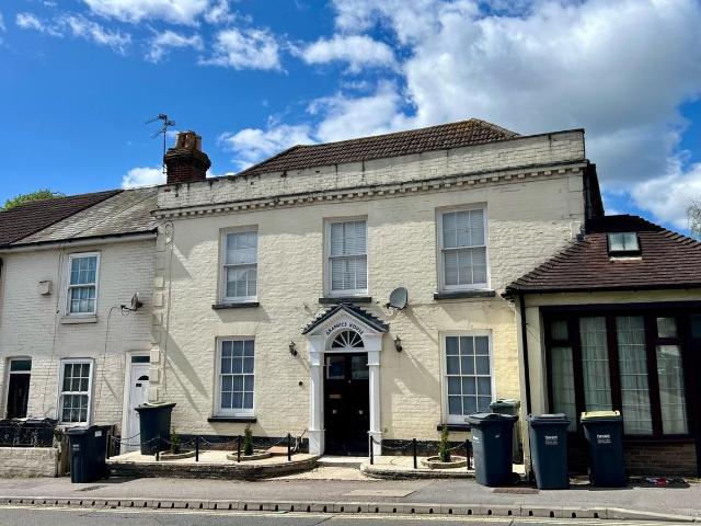 London Road, Purbrook, Hampshire PO7, 2 bed flat to rent, £1,300 pcm | PrimeLocation