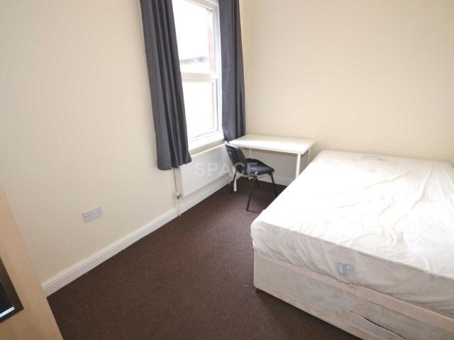 London Road, Reading, Berkshire, RG1 3PB