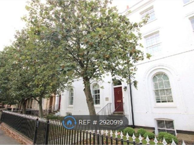 London Road, Reading RG1, 2 bed flat to rent, £1,700 pcm | PrimeLocation