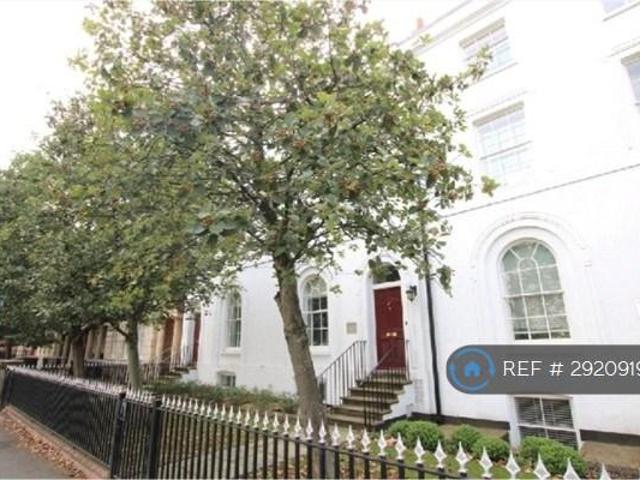 London Road, Reading, RG1 2 bed flat to rent £1,700 pcm £392 pw