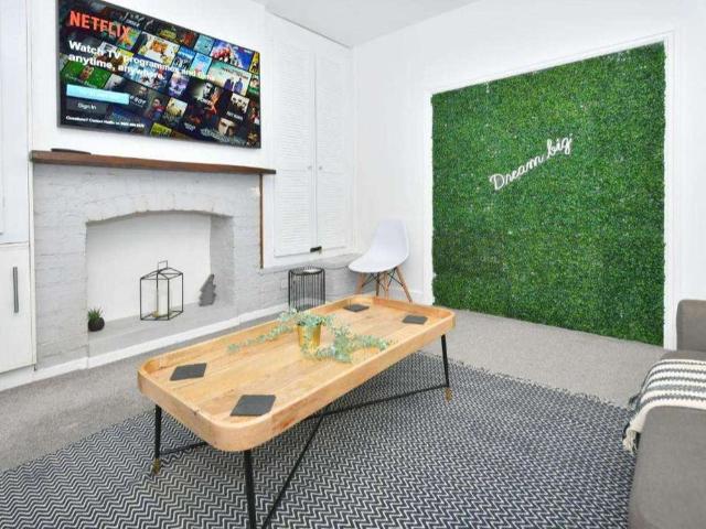 London Road Room 4