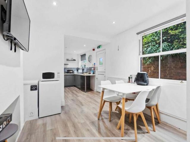London Road Room 6