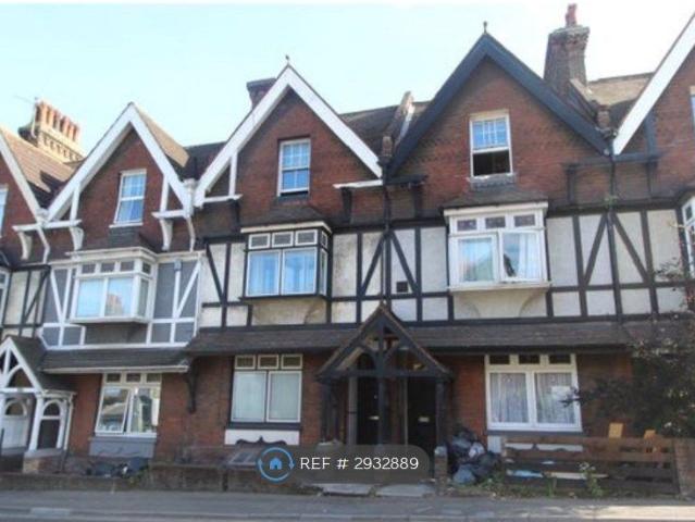 London Road, Rochester ME2, Studio to rent, £750 pcm | PrimeLocation