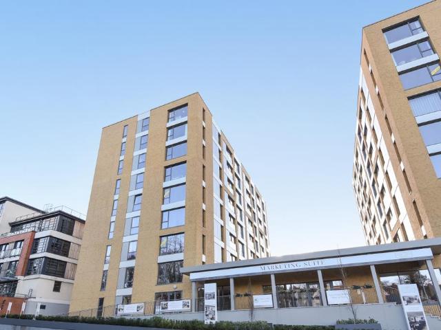 London Road Sevenoaks TN13 2 bed apartment to rent £1,950 pcm £450 pw