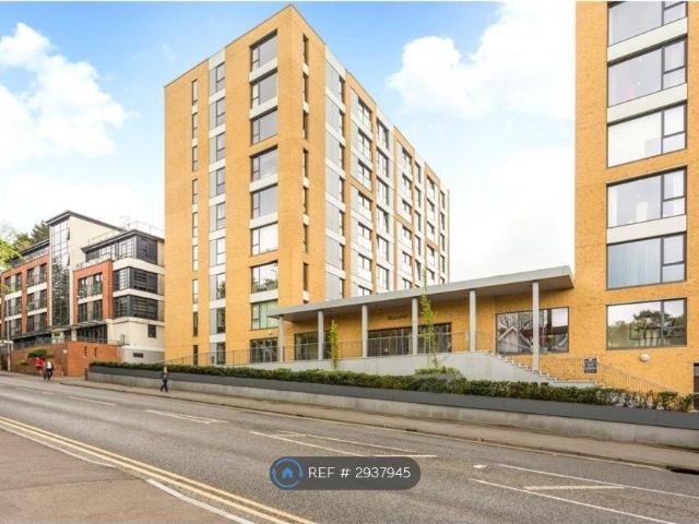 London Road, Sevenoaks TN13, 2 bed flat to rent, £2,100 pcm | PrimeLocation