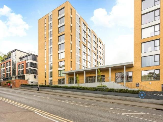 London Road, Sevenoaks, TN13 2 bed flat to rent £2,100 pcm £485 pw