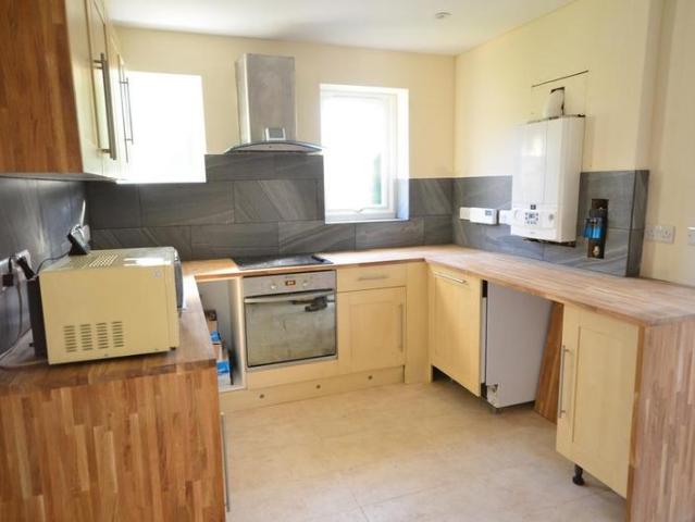 London Road Sittingbourne ME10 3 bed semi detached house to re.