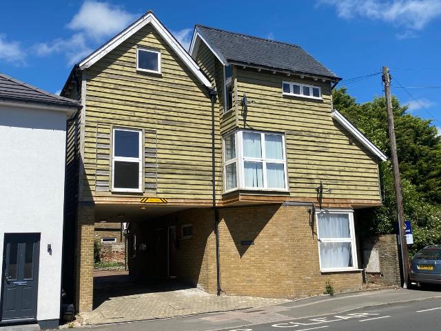 London Road, Sittingbourne ME9, 2 bed flat to rent, £1,050 pcm | PrimeLocation