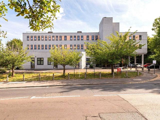 London Road, Sittingbourne, Kent ME10, 1 bed flat to rent, £950 pcm | PrimeLocation