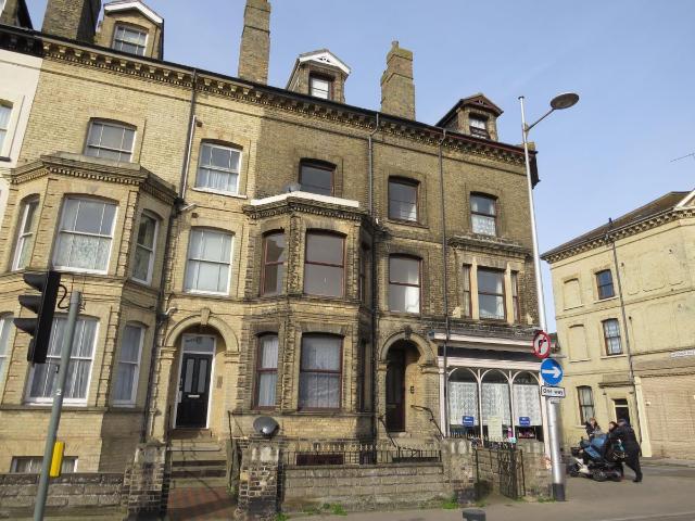 London Road South, Lowestoft NR33, 2 bed flat to rent, £800 pcm | PrimeLocation