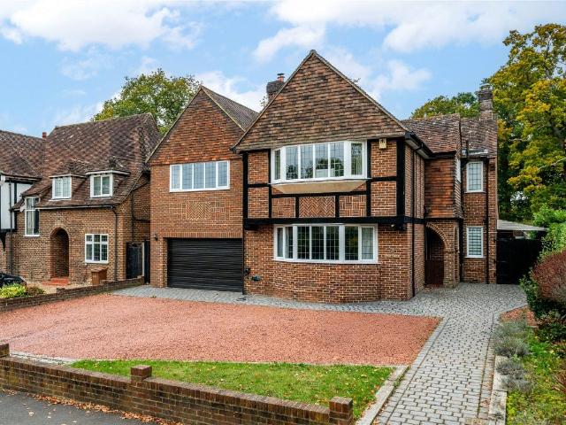 London Road South, Merstham, Redhill, Surrey RH1, 5 bed detached house to rent, £4,000 pcm | PrimeLocation