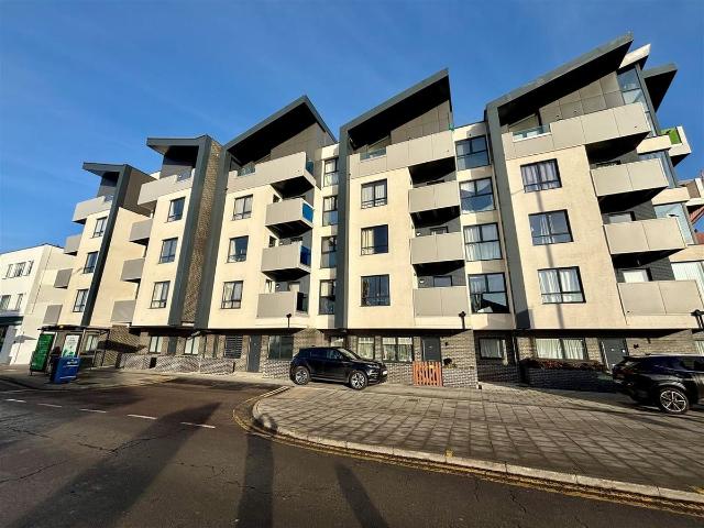 London Road, Southend On Sea SS1, 2 bed flat to rent, £1,350 pcm | PrimeLocation