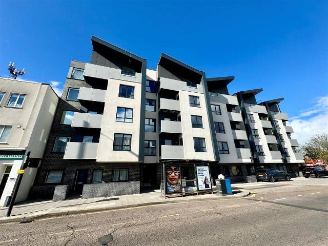 London Road, Southend On Sea SS1, 2 bed flat to rent, £1,450 pcm | PrimeLocation