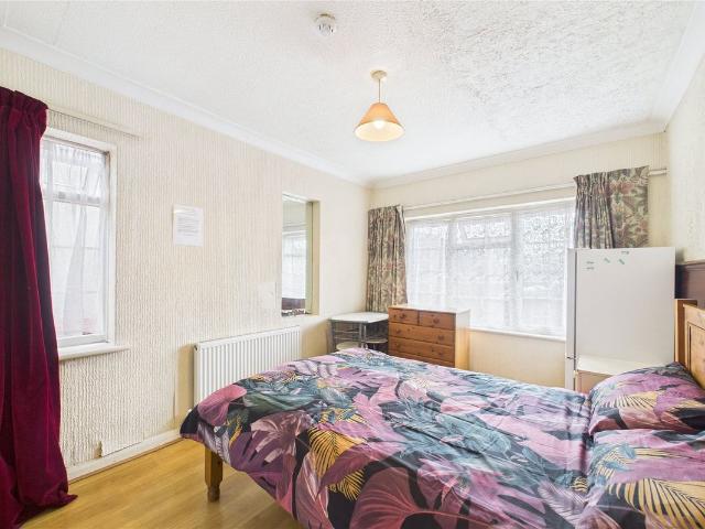London Road, Slough, Berkshire SL3, Room to rent, £600 pcm | PrimeLocation