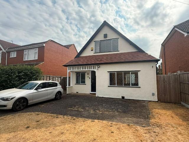 London Road, Slough SL3, 3 bed bungalow to rent, £2,850 pcm | PrimeLocation