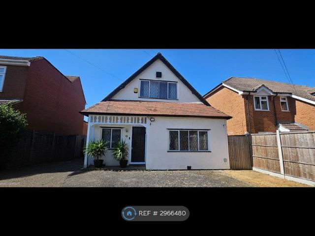London Road, Slough SL3, 3 bed detached house to rent, £2,850 pcm | PrimeLocation