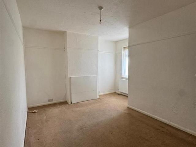 Manse Parade, London Road, Swanley BR8 1 bed flat to rent £1,000 pcm £231 pw