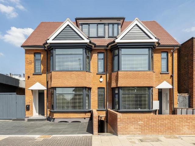 London Road, St. Albans 1 bed apartment to rent £1,650 pcm £381 pw