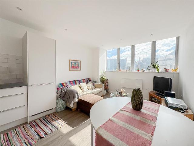 London Road, St. Leonards, TN37 6FL
