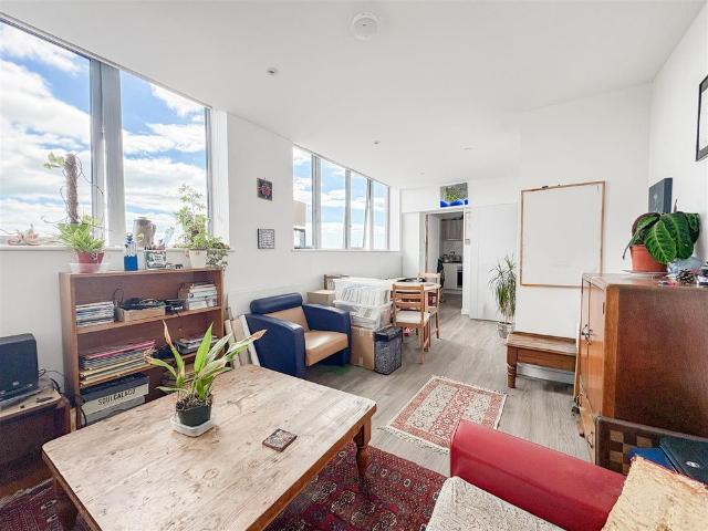 London Road, St. Leonards, TN37 6FL